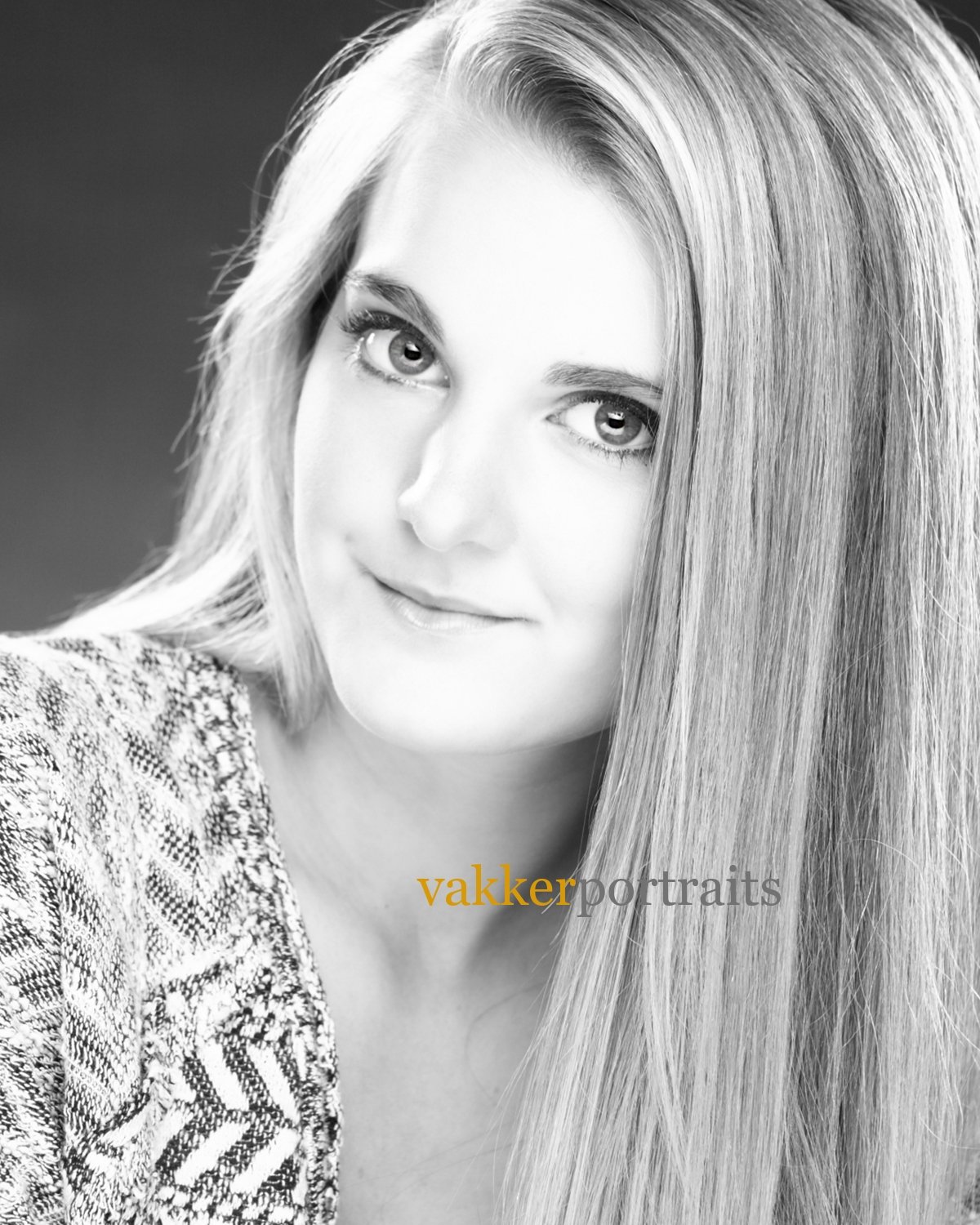 Jessica G. - Cedar Crest High School - Vakker Portraits