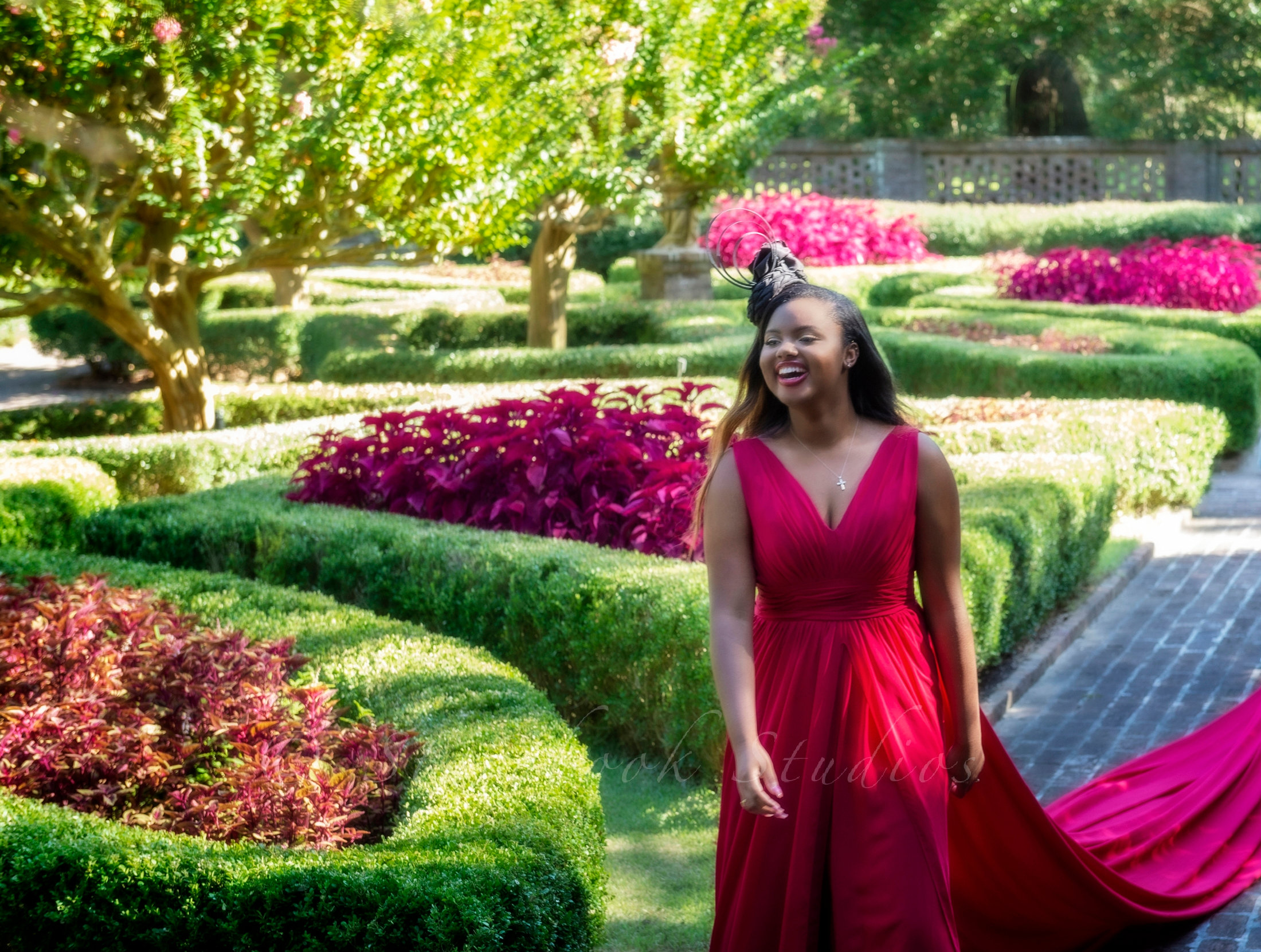 Modern Day Elizabethan Queen - Storybook Studios