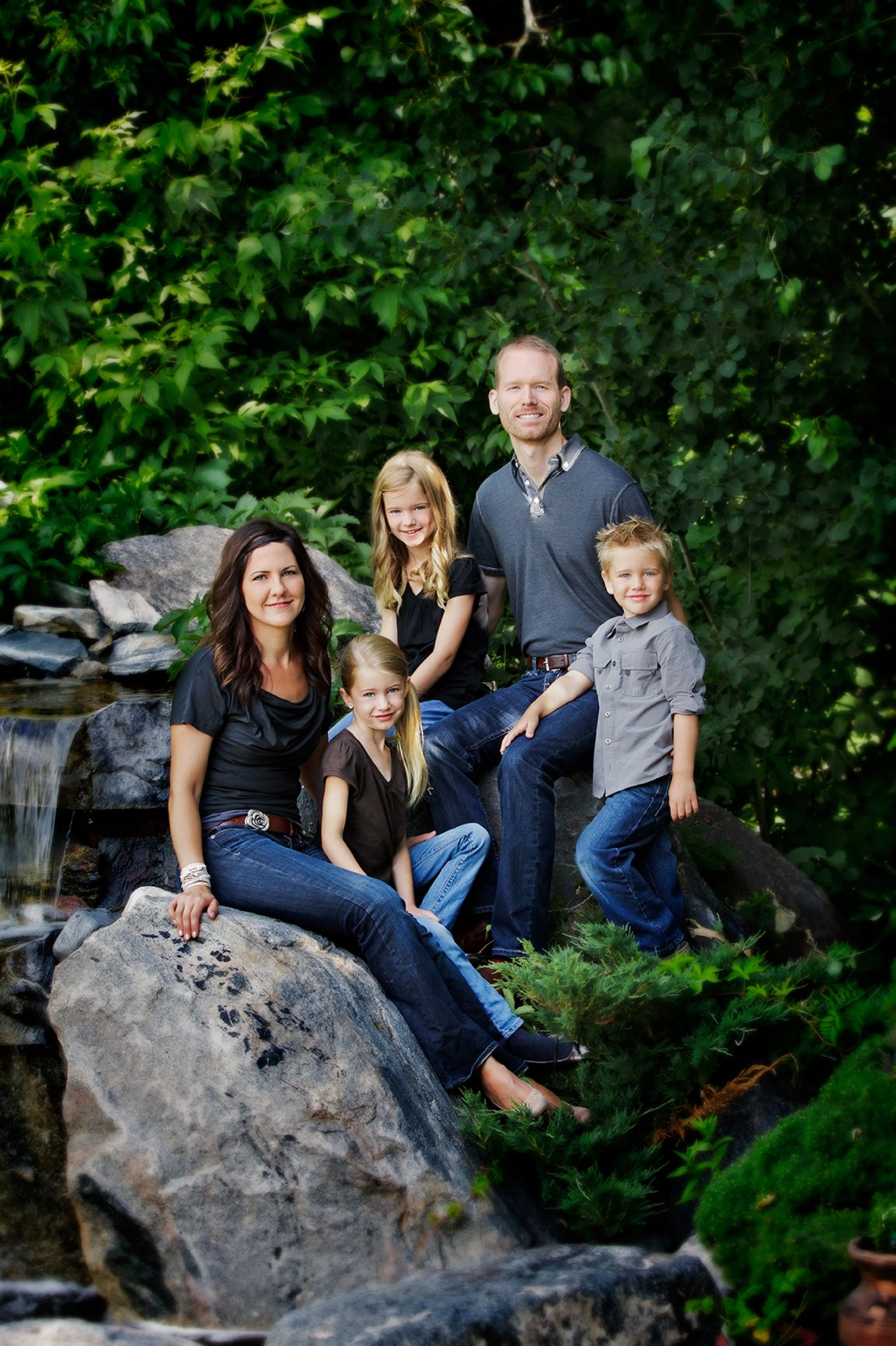 Struss Portraits: Winnipeg Family Photographer