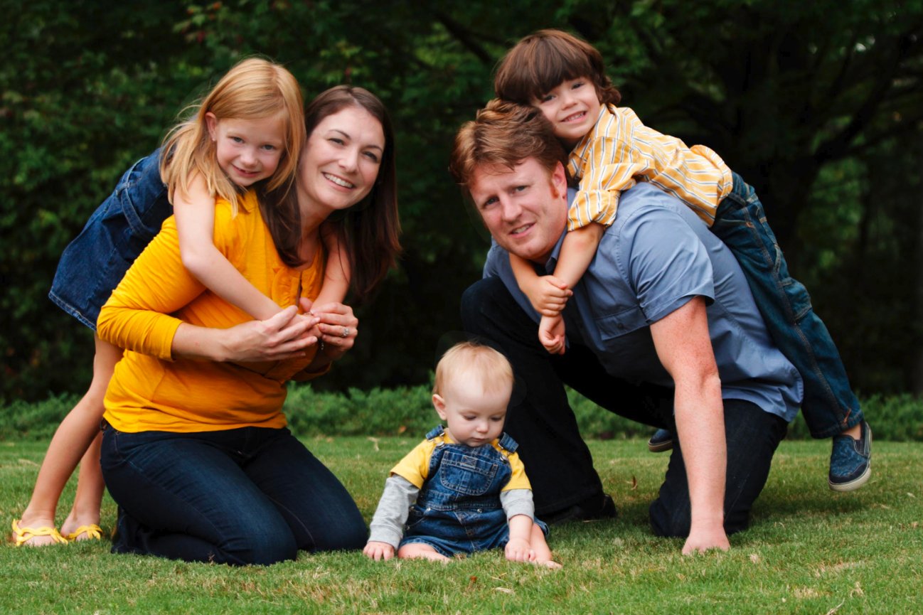 Lightscapes Photography | Family Portraits and Headshots