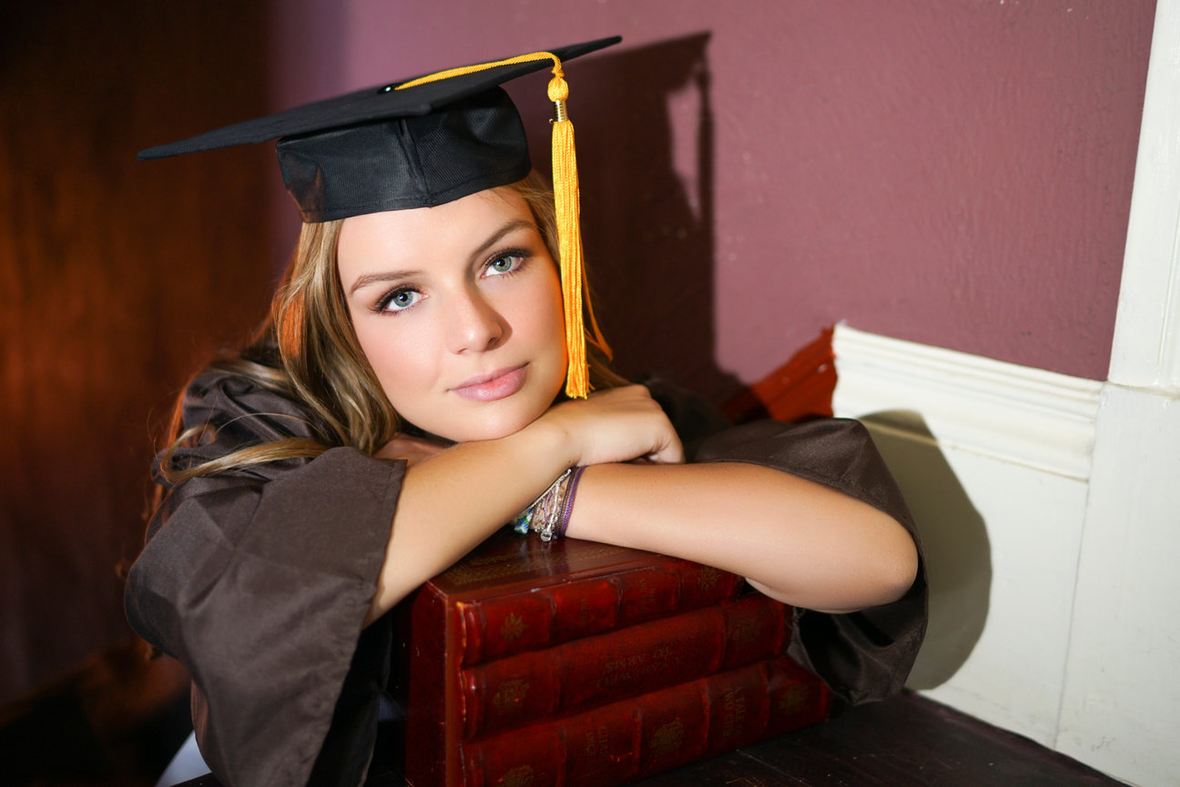 How to choose the best photographer for your graduate portrait session ...