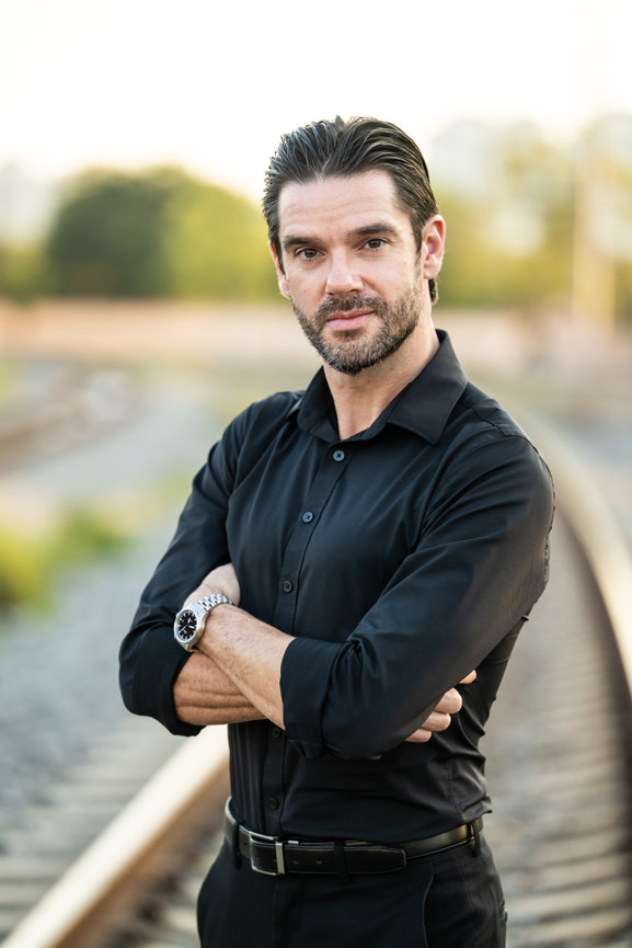 ABOUT - Toni Jade Photography