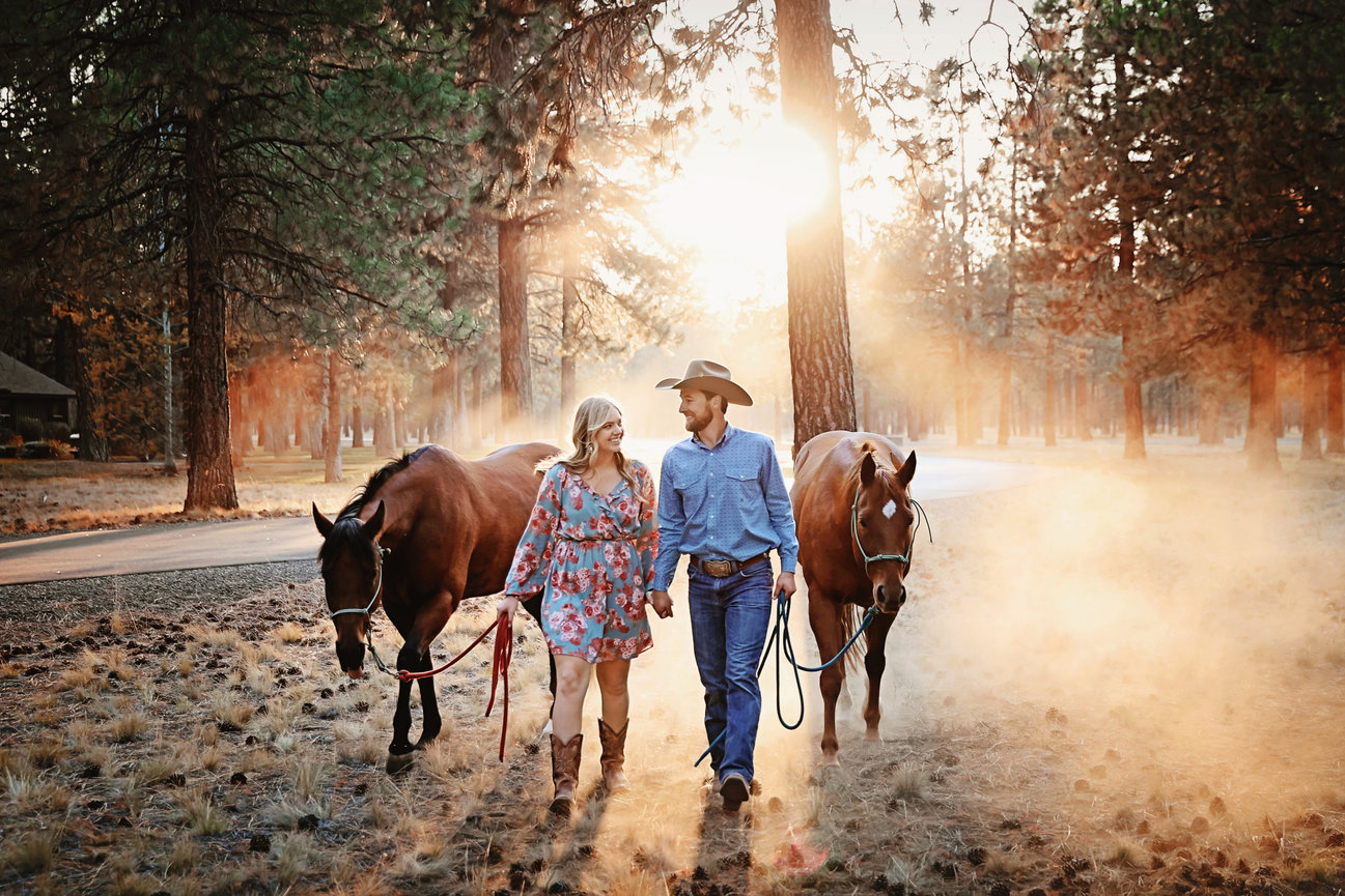 ENGAGEMENTS/ COUPLES - Julie Patterson
