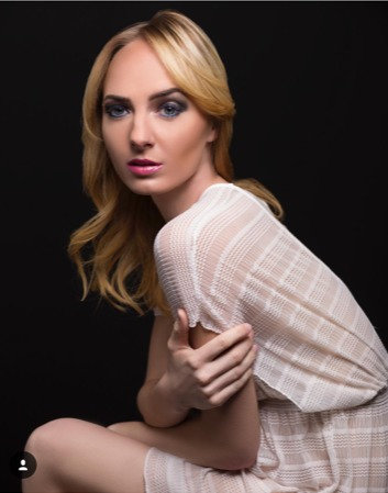 Women - Red Models & Talent