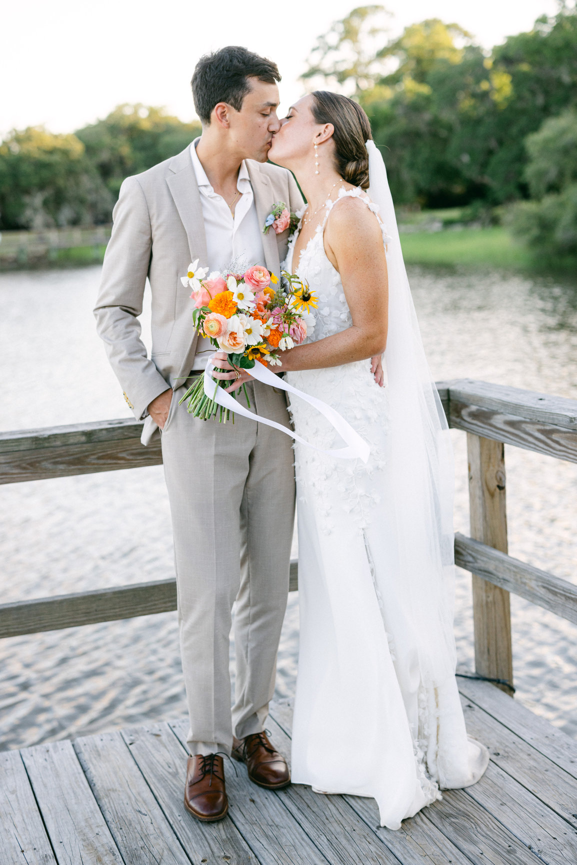 Old Wide Awake Summer Wedding - Ava Moore Photography