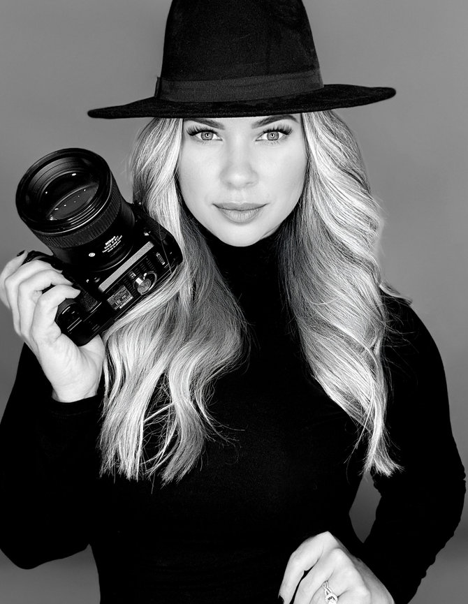 April Elizabeth Photography - About The Artist