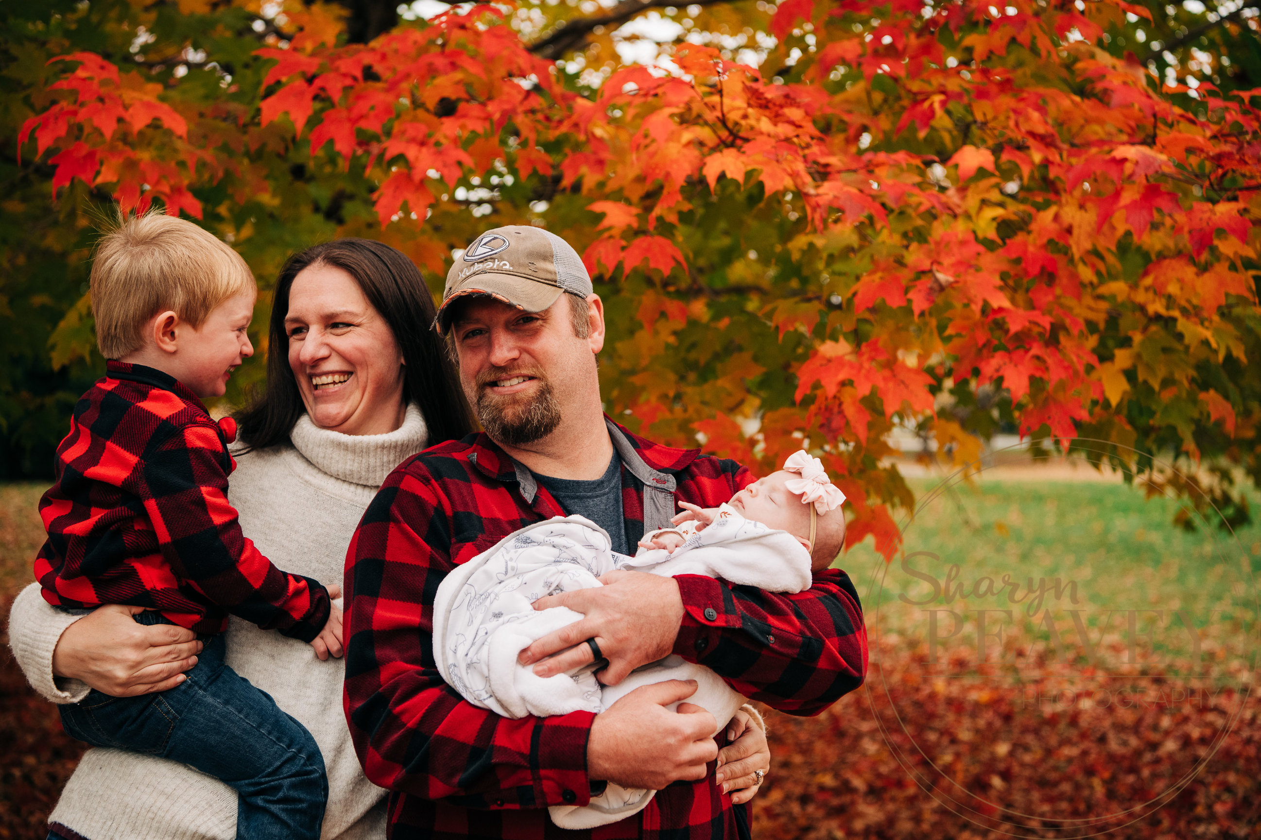What To Wear: Fall Family Outfit Ideas - Sharyn Peavey Photography