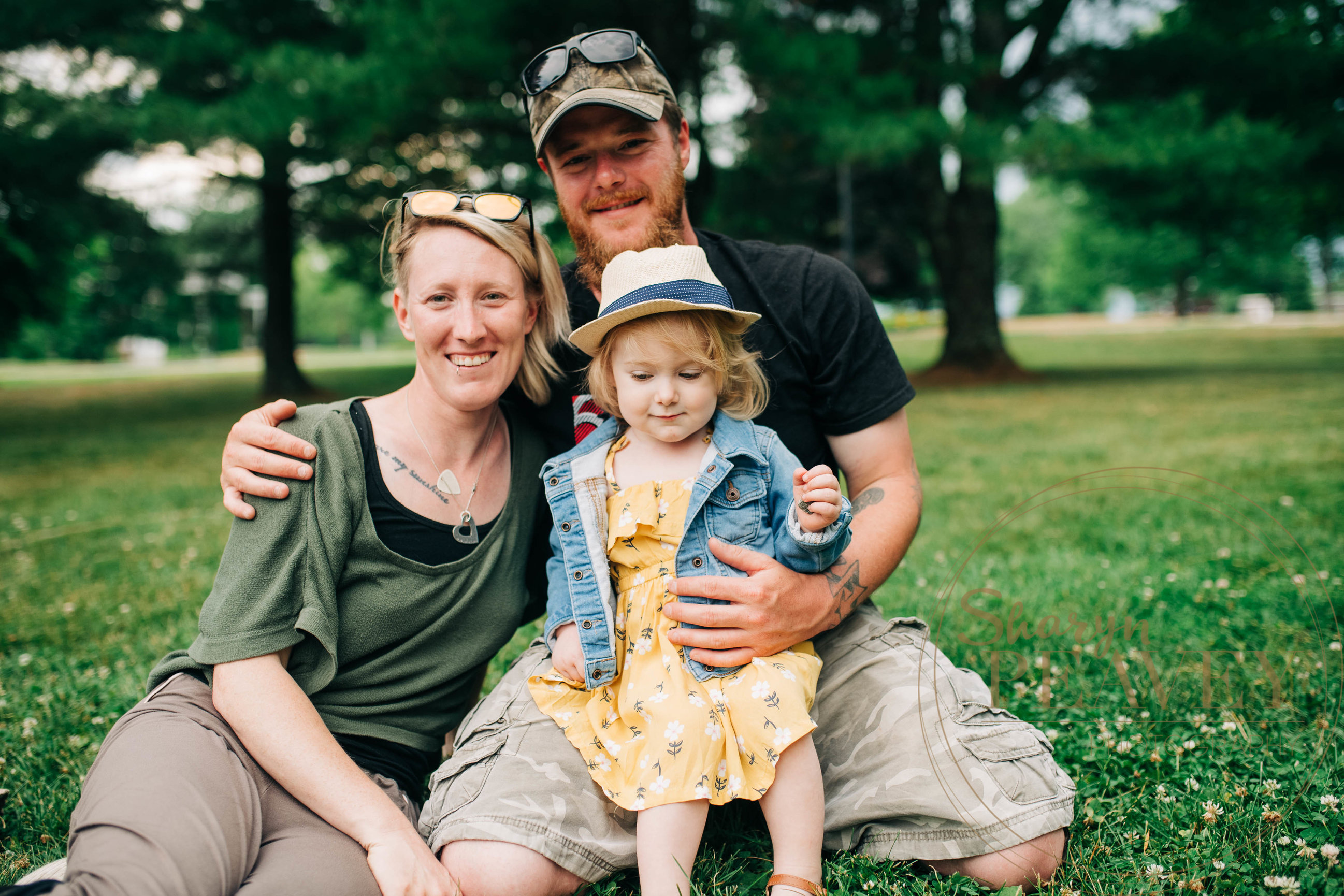 What to Wear: Spring Family Outfit Ideas - Sharyn Peavey Photography