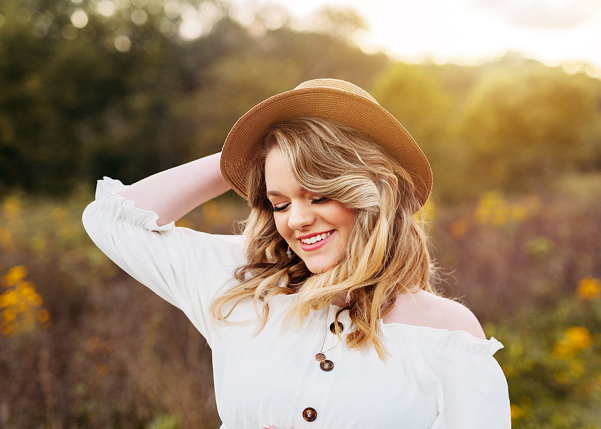 HOME - Kelly Dillman Senior Photo