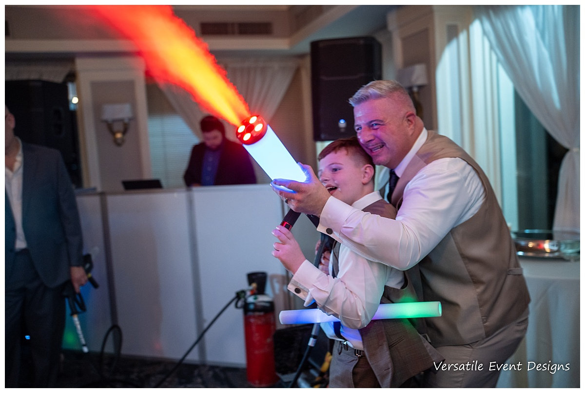 Professional DJ Services Can Make Or Break The Party: Here’s How!