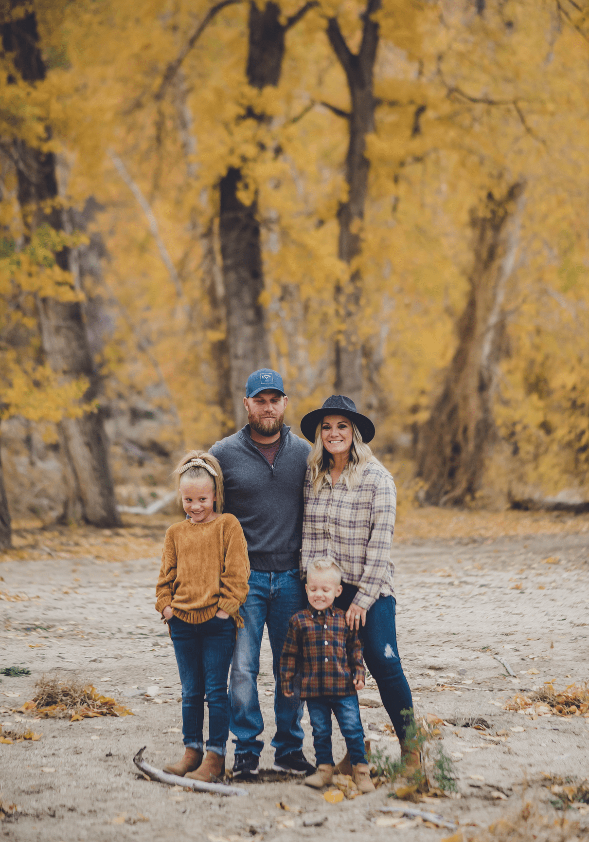What to Wear for your Fall Family Photos - How to Style you Fall Session