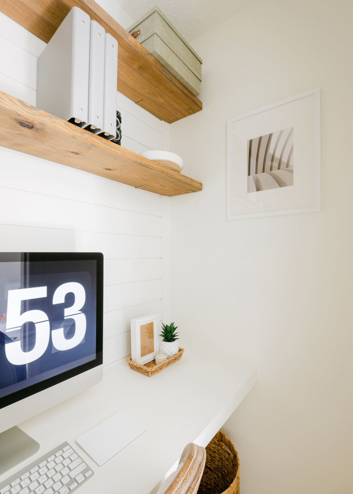 “CLOFFICE” CLOSET TURNED INTO AN OFFICE - DIY DESK - Rya Duncklee Studios