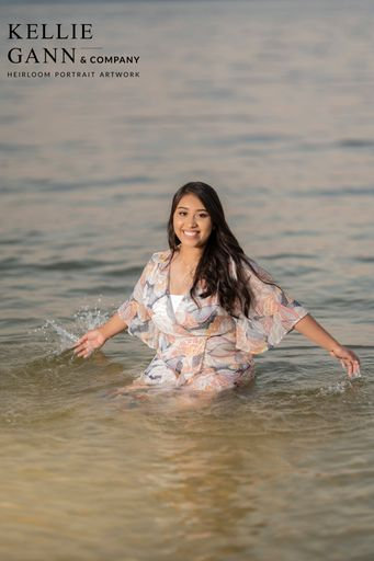 Caren Vanegas Senior Session - Kellie Gann & Company